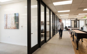 5 Ways to Find Balance Between Private and Open Workspace